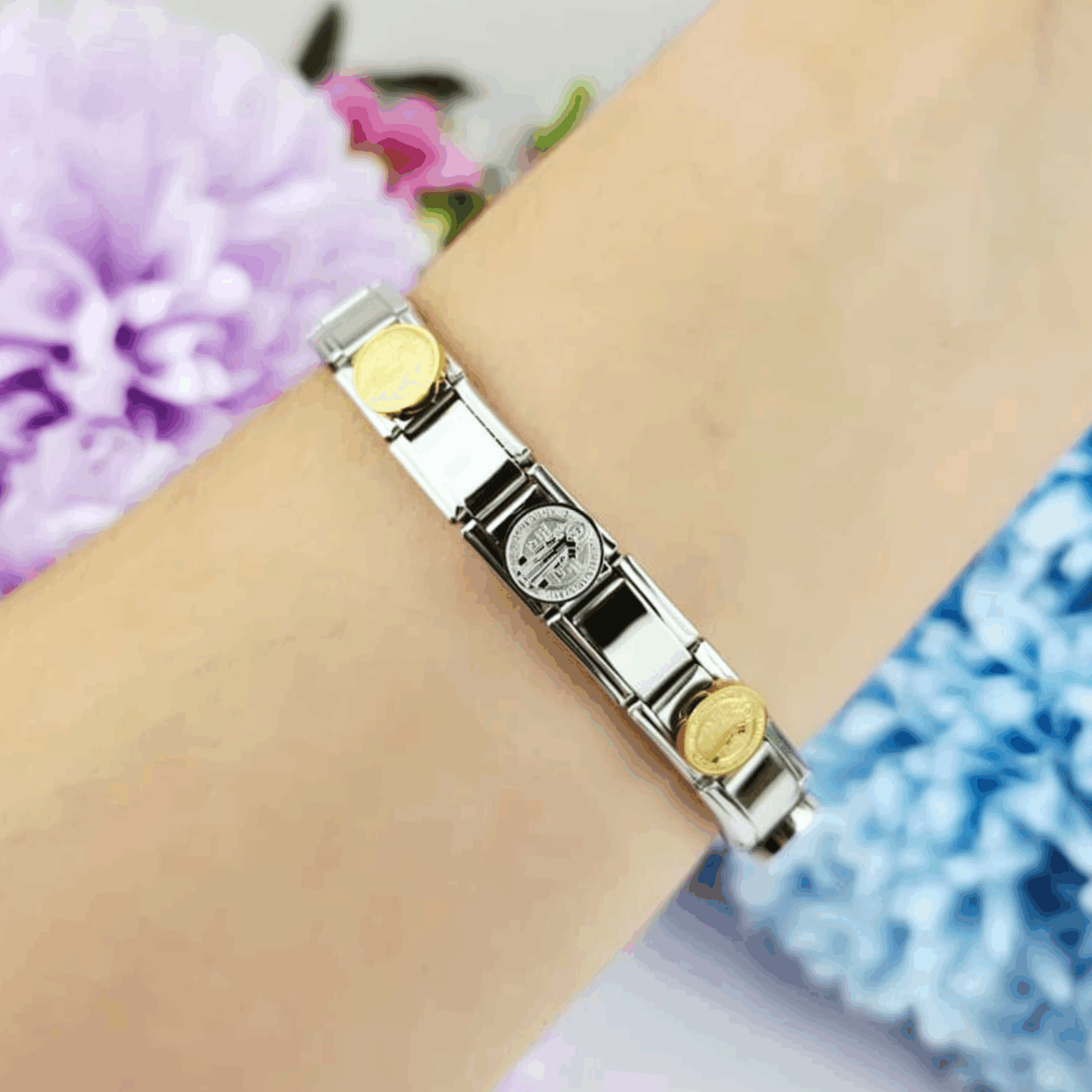 Pulsera italiana con San Benito - Cleox ACCESSORIES Pulsera italiana de ...
